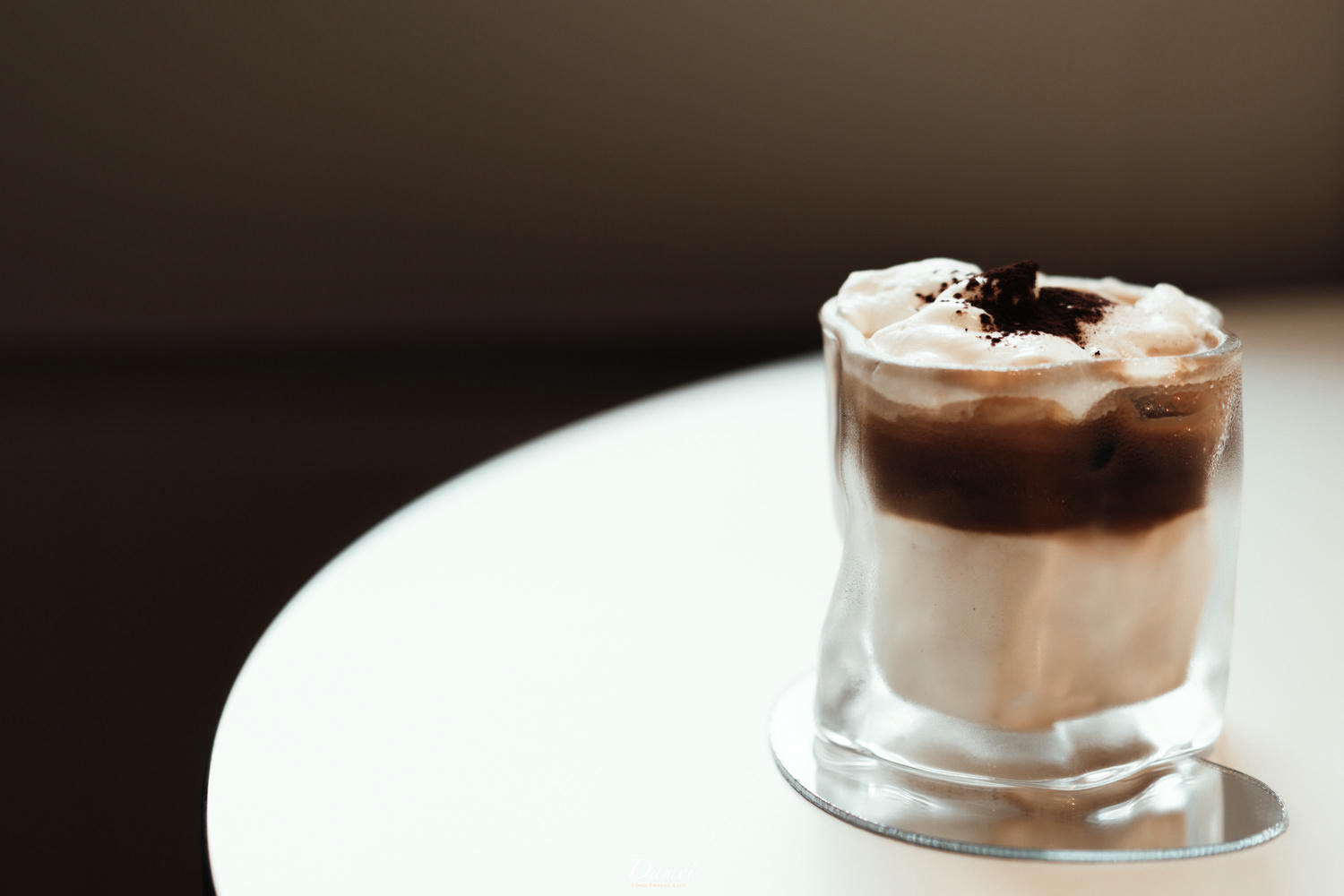 「ORACLE COFFEE 神諭咖啡 駁二店」鹽埕人氣咖啡館，隱藏在銀行倉庫裡，煙燻奶油冷萃是招牌！ – 大妹食旅日常｜台北美食、韓國旅遊、台灣旅遊